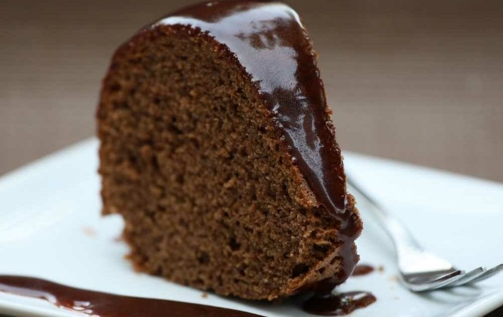 Bolo de Chocolate Fofinho e Irresistível: A Explosão de Sabor que Você ...